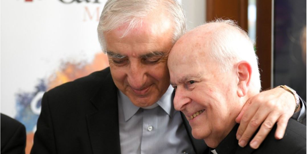 Niftakar kjujiet ta’ żgħażagħ jistennew biex iqerru għand Dun Victor ...